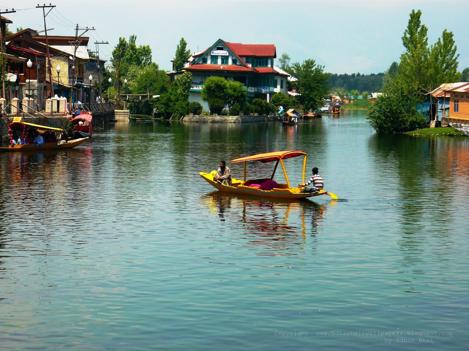 Kashmir Tour package Booking from Srinagar - HelloVisit